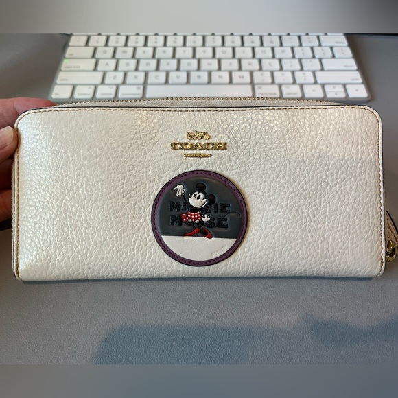 Coach | Bags | Coach Minnie Mouse Disney Wallet | Poshmark